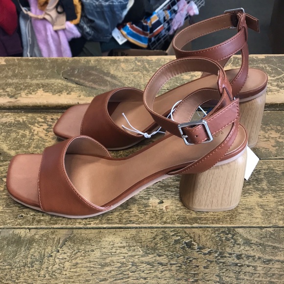 Universal Thread | Shoes | Nwt Target Universal Thread Brown Lauren ...